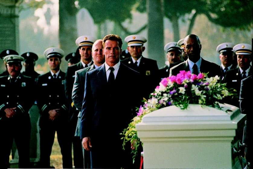 Collateral Damage: DVD oder Blu-ray leihen - VIDEOBUSTER.de