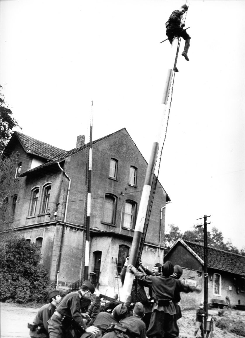 Stunde Null: DVD oder Blu-ray leihen - VIDEOBUSTER.de