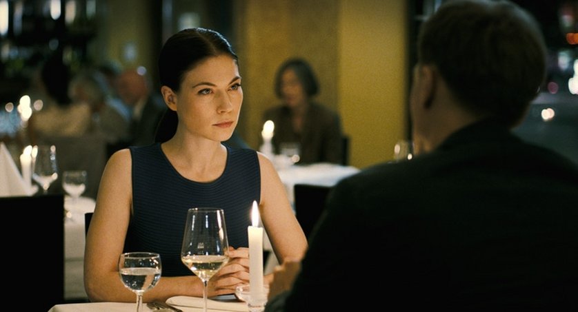 Oktober November: DVD, Blu-ray oder VoD leihen - VIDEOBUSTER.de