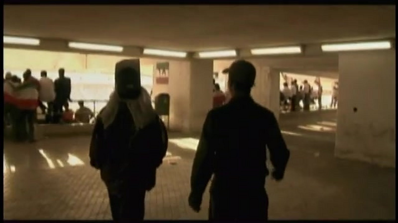 Offside: Blu-ray, 4K UHD, DVD leihen - VIDEOBUSTER