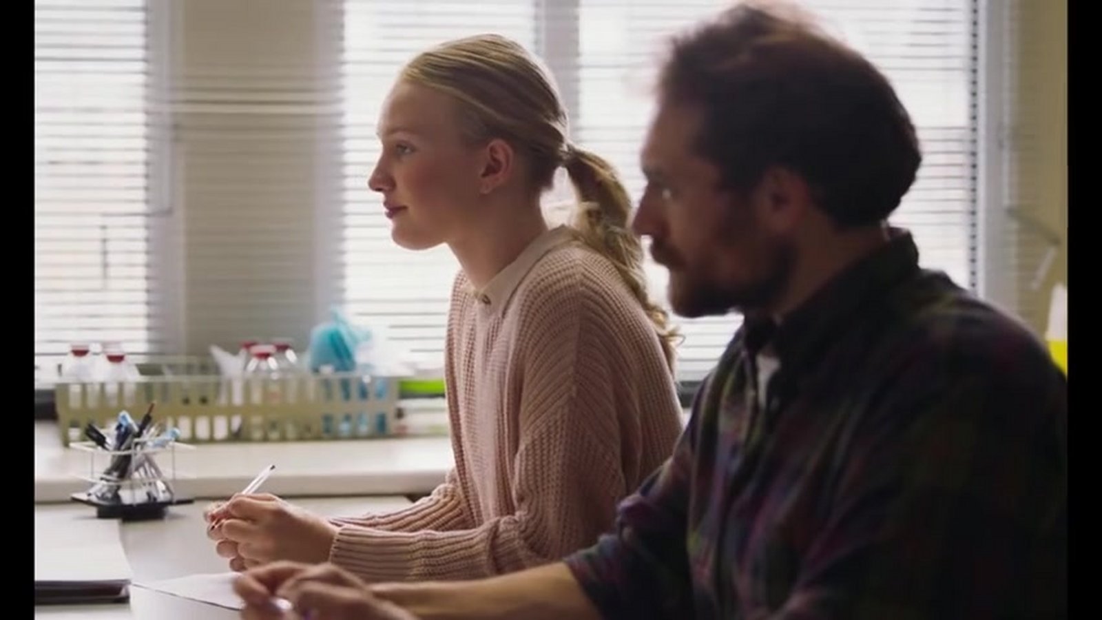 Girl: Stream, Blu-ray, 4K UHD oder DVD - VIDEOBUSTER