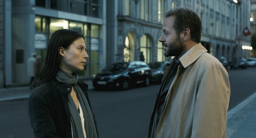 Oktober November: DVD, Blu-ray oder VoD leihen - VIDEOBUSTER.de