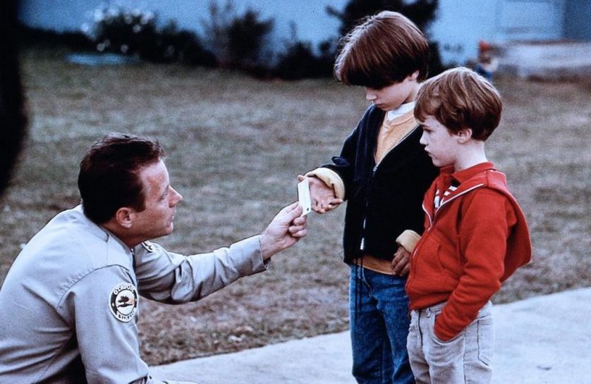 Radio Flyer: DVD oder Blu-ray leihen - VIDEOBUSTER.de