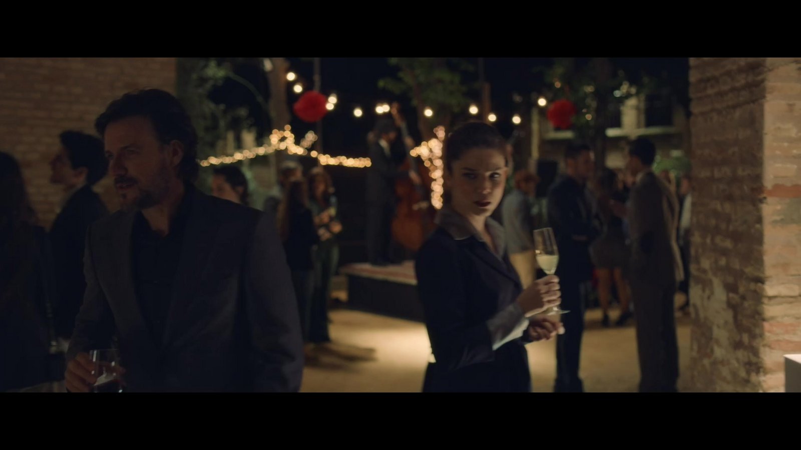 Vier Wände für Zwei: Stream, Blu-ray, 4K UHD oder DVD - VIDEOBUSTER