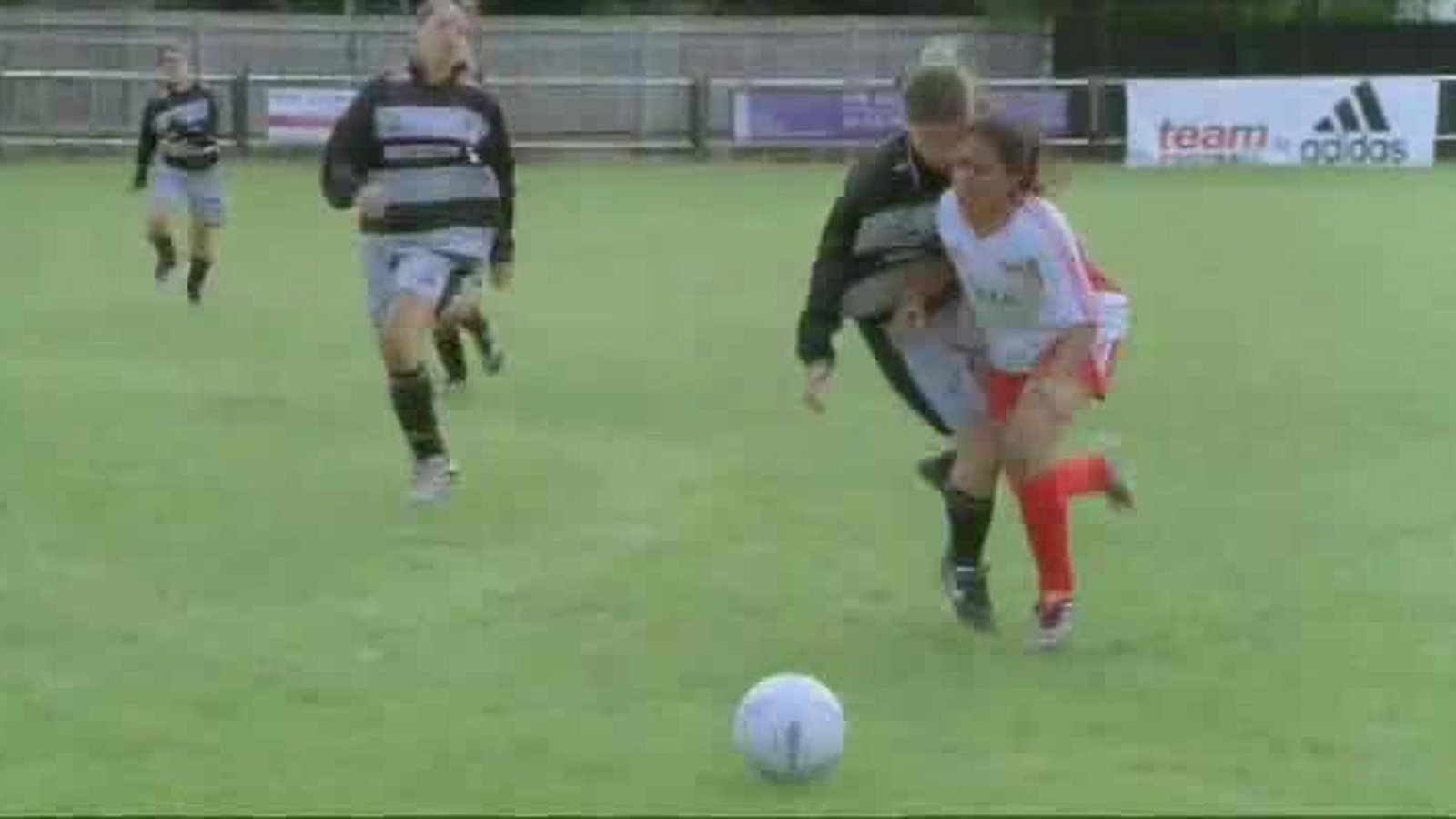 Kick It Like Beckham: Stream, Blu-ray, 4K UHD oder DVD - VIDEOBUSTER