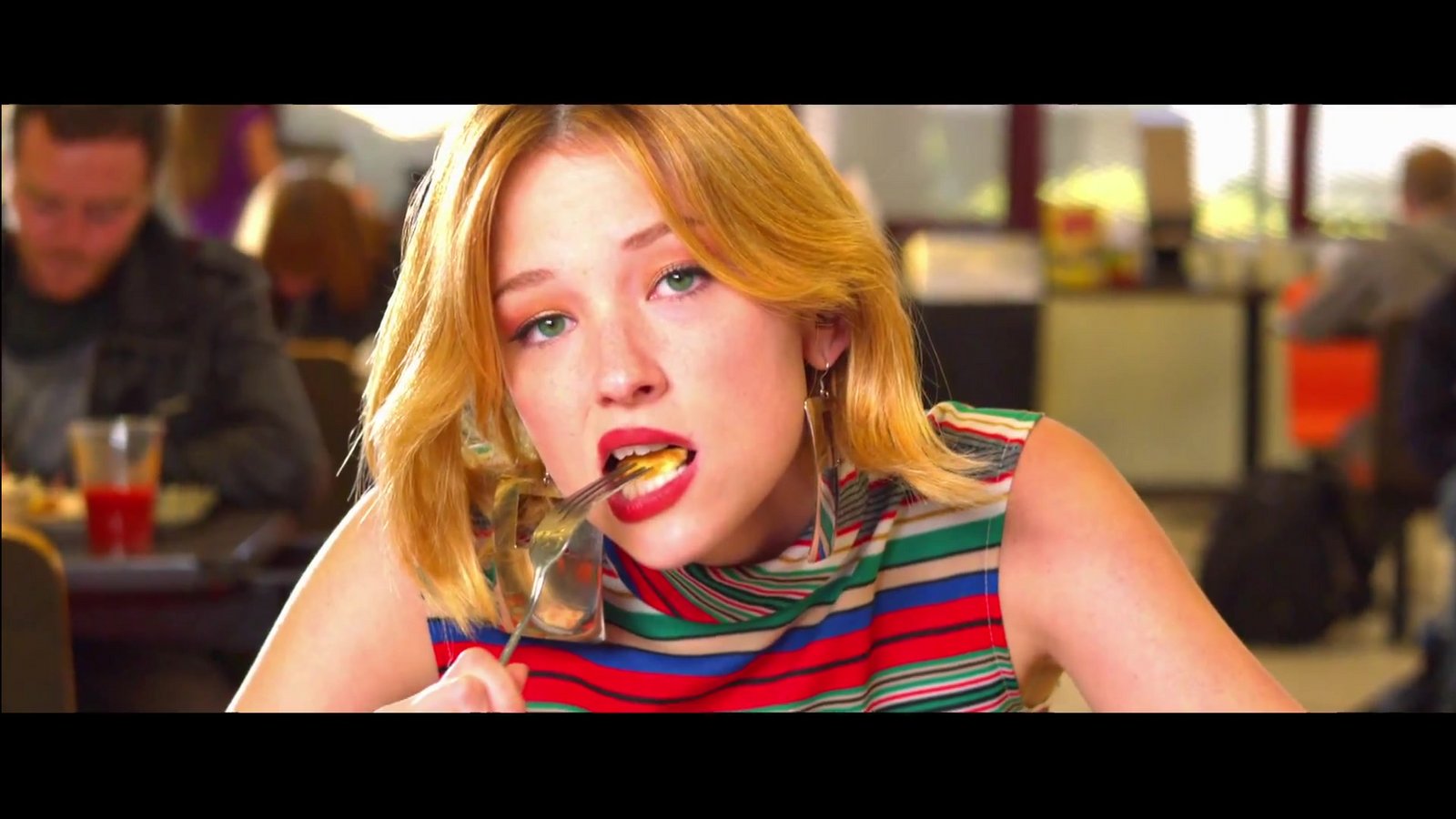 Kaboom: Blu-ray, 4K UHD, DVD leihen - VIDEOBUSTER