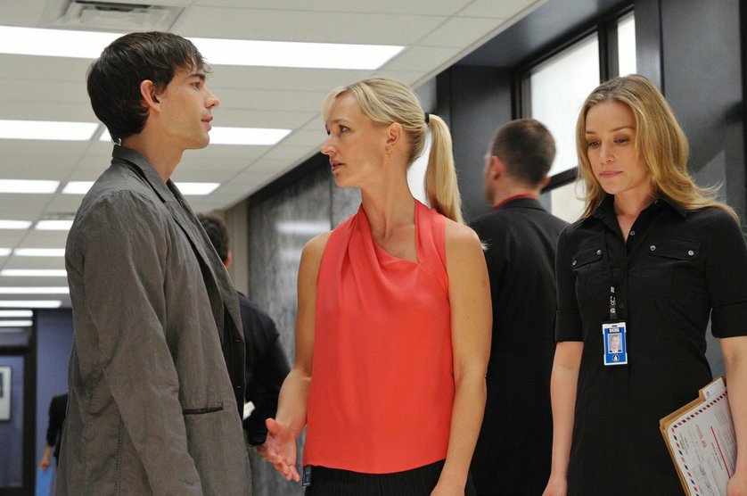 Covert Affairs - Staffel 1: DVD oder Blu-ray leihen - VIDEOBUSTER.de