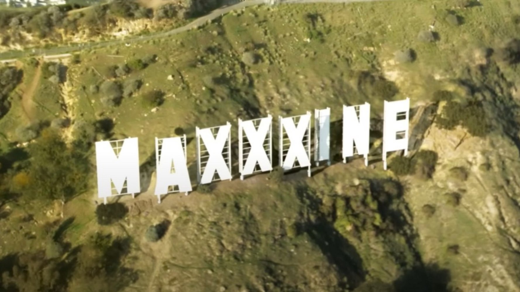 MaXXXine: DVD, Blu-ray, 4K UHD leihen - VIDEOBUSTER