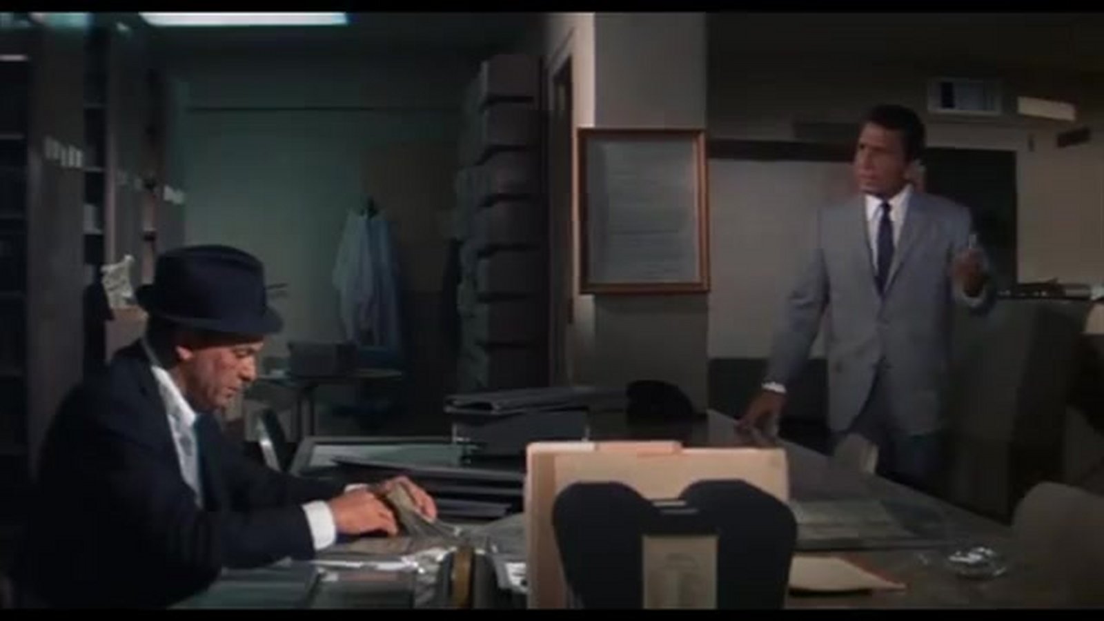 Der Schnüffler: Blu-ray, 4K UHD, DVD leihen - VIDEOBUSTER