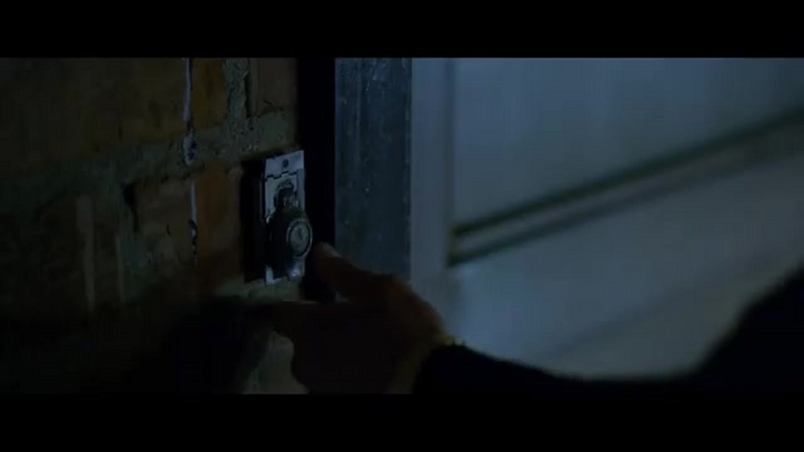 Follow Me: Stream, Blu-ray, 4K UHD oder DVD - VIDEOBUSTER