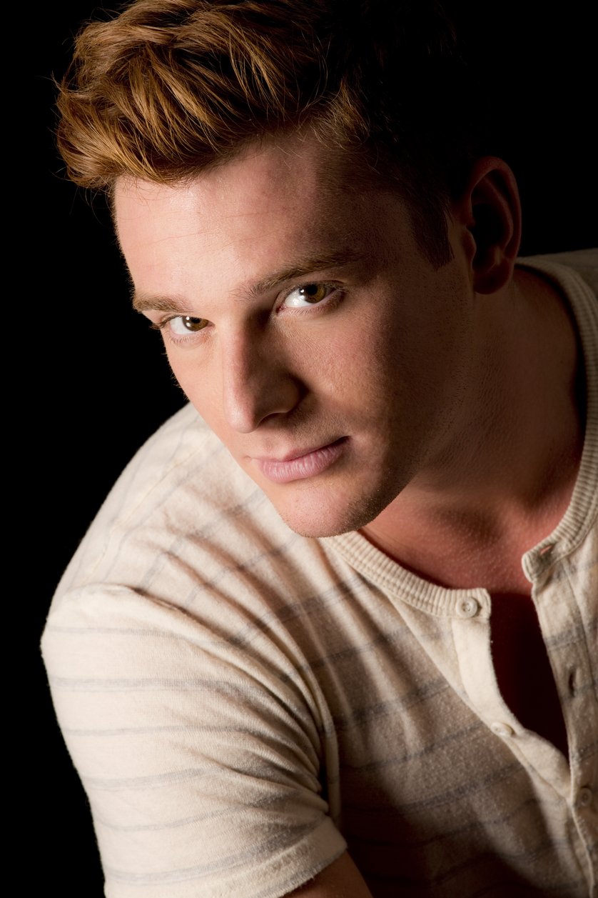 Triple Crossed: DVD oder Blu-ray leihen - VIDEOBUSTER.de