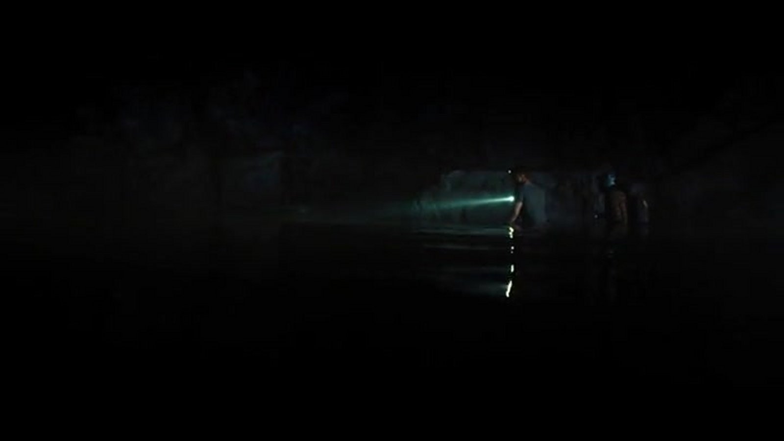 Black Water 2 - Abyss: Stream, Blu-ray, 4K UHD oder DVD - VIDEOBUSTER