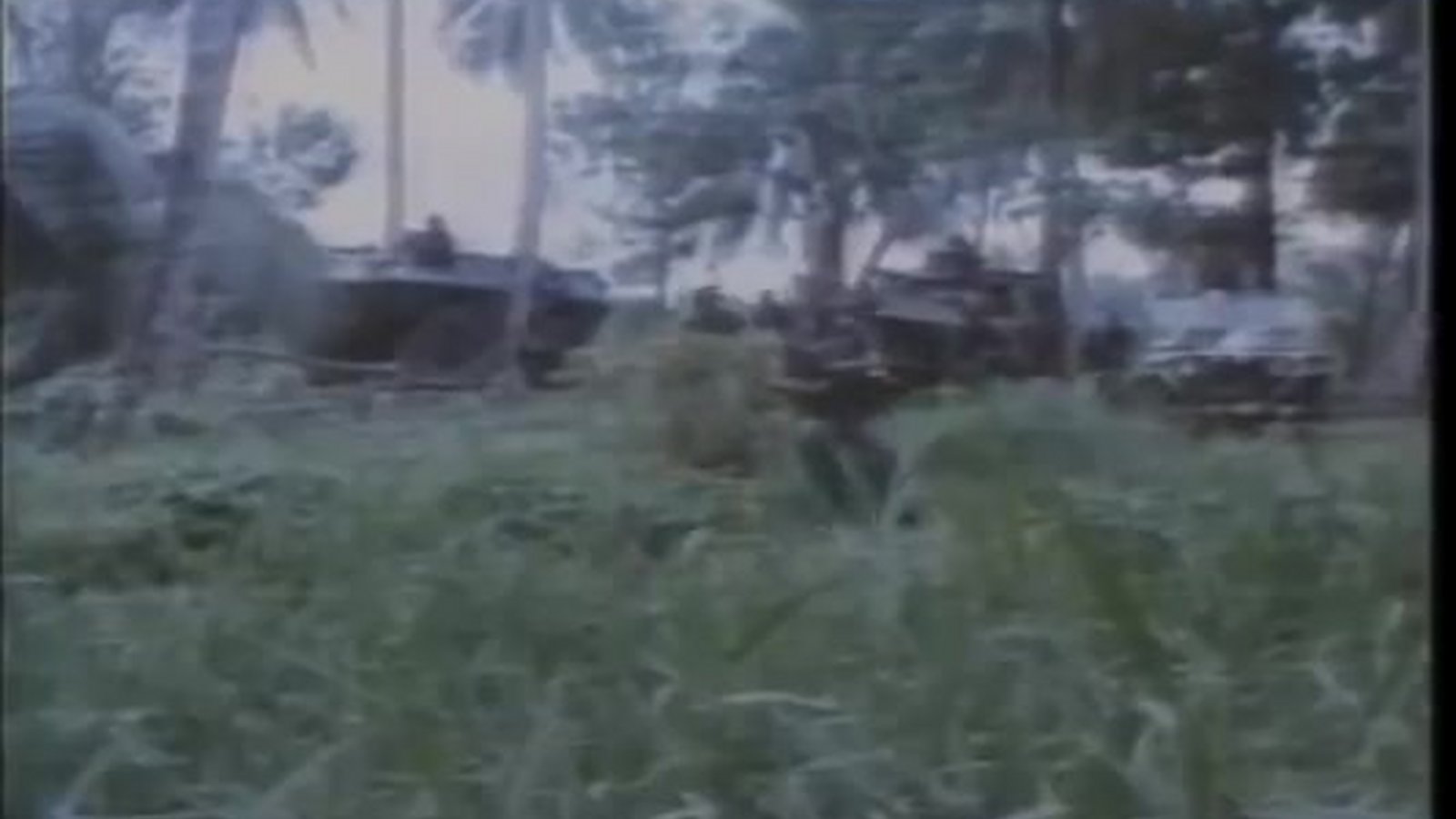 Overthrow: Blu-ray, 4K UHD, DVD leihen - VIDEOBUSTER