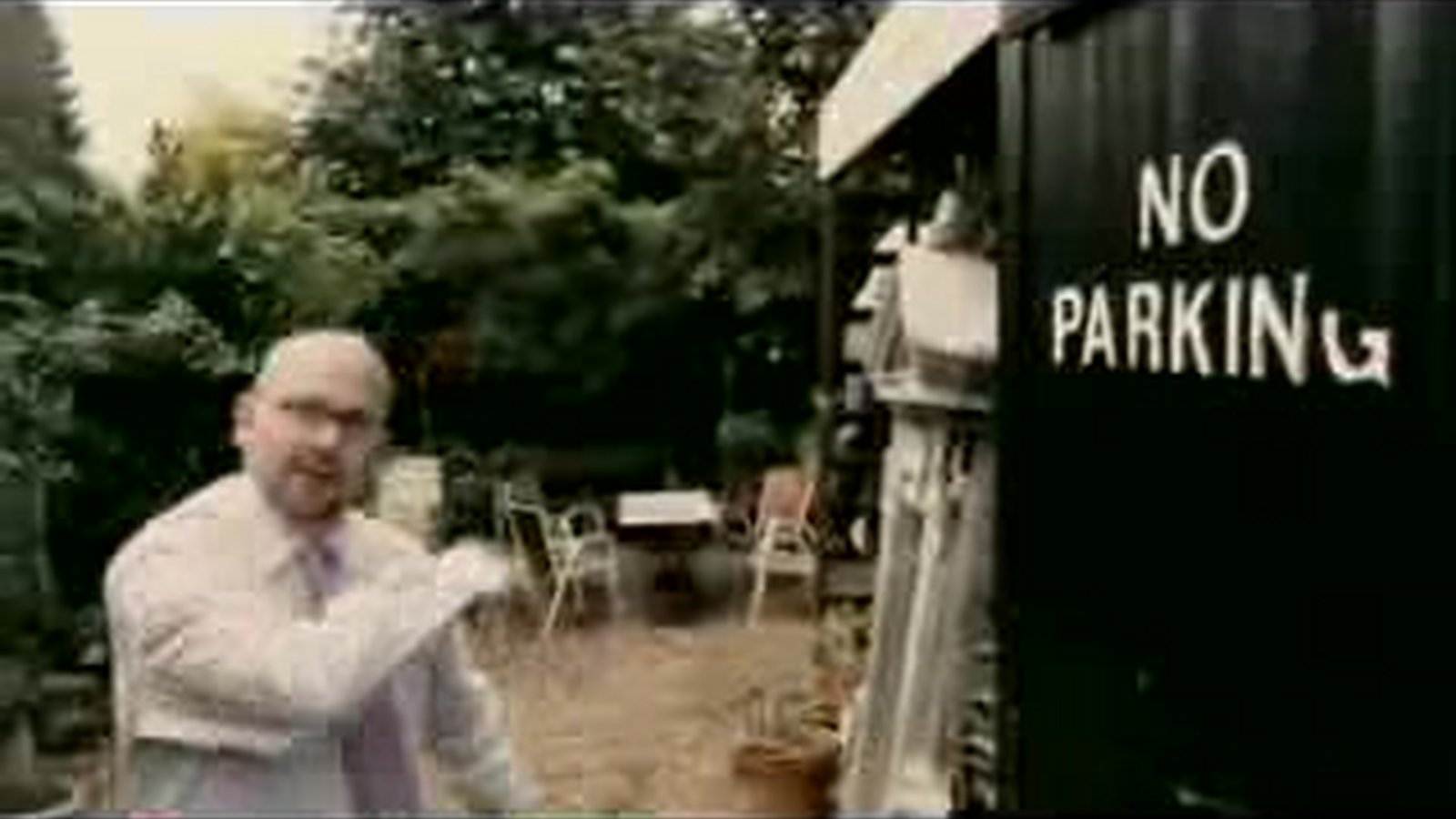 Confetti: DVD oder Blu-ray leihen - VIDEOBUSTER