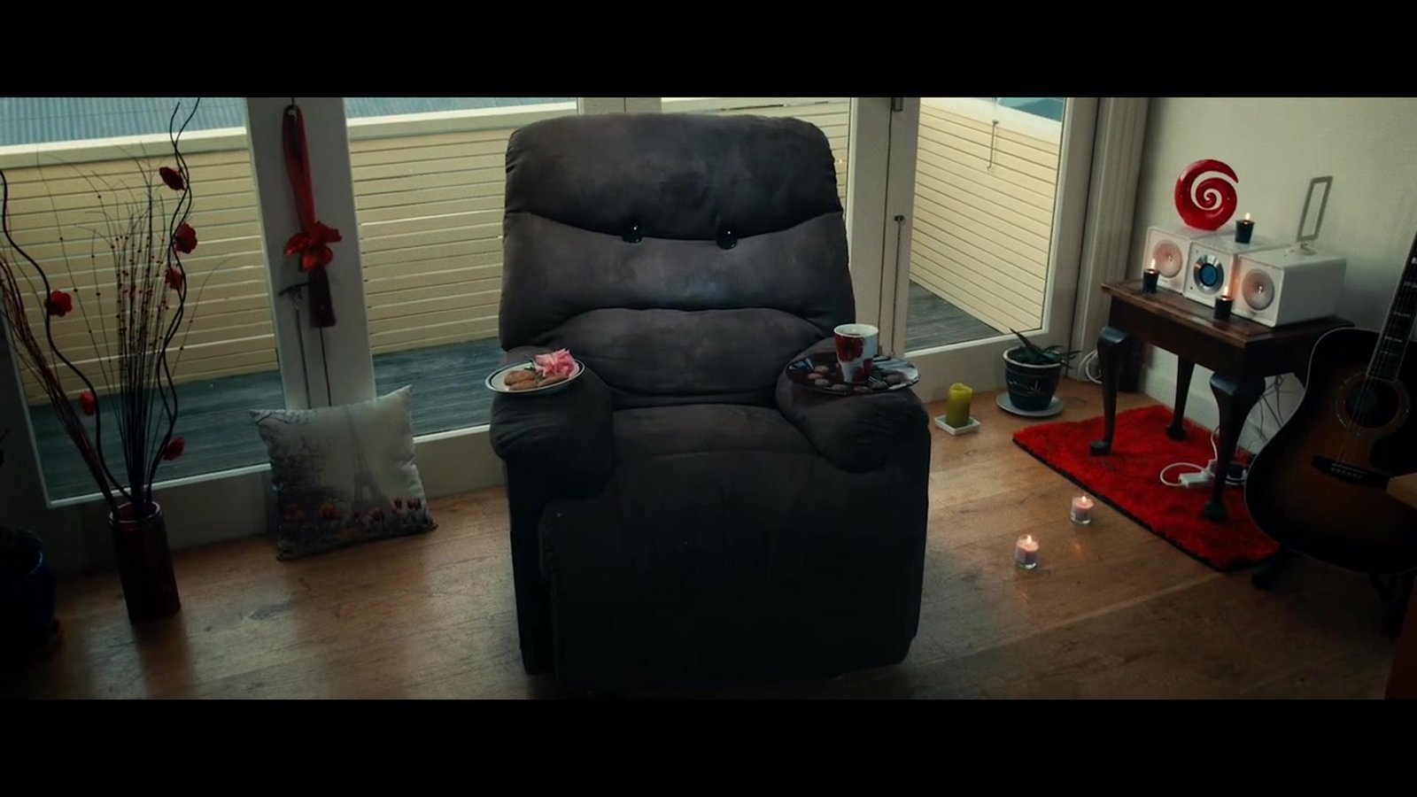 Killer Sofa: Blu-ray, 4K UHD, DVD leihen - VIDEOBUSTER